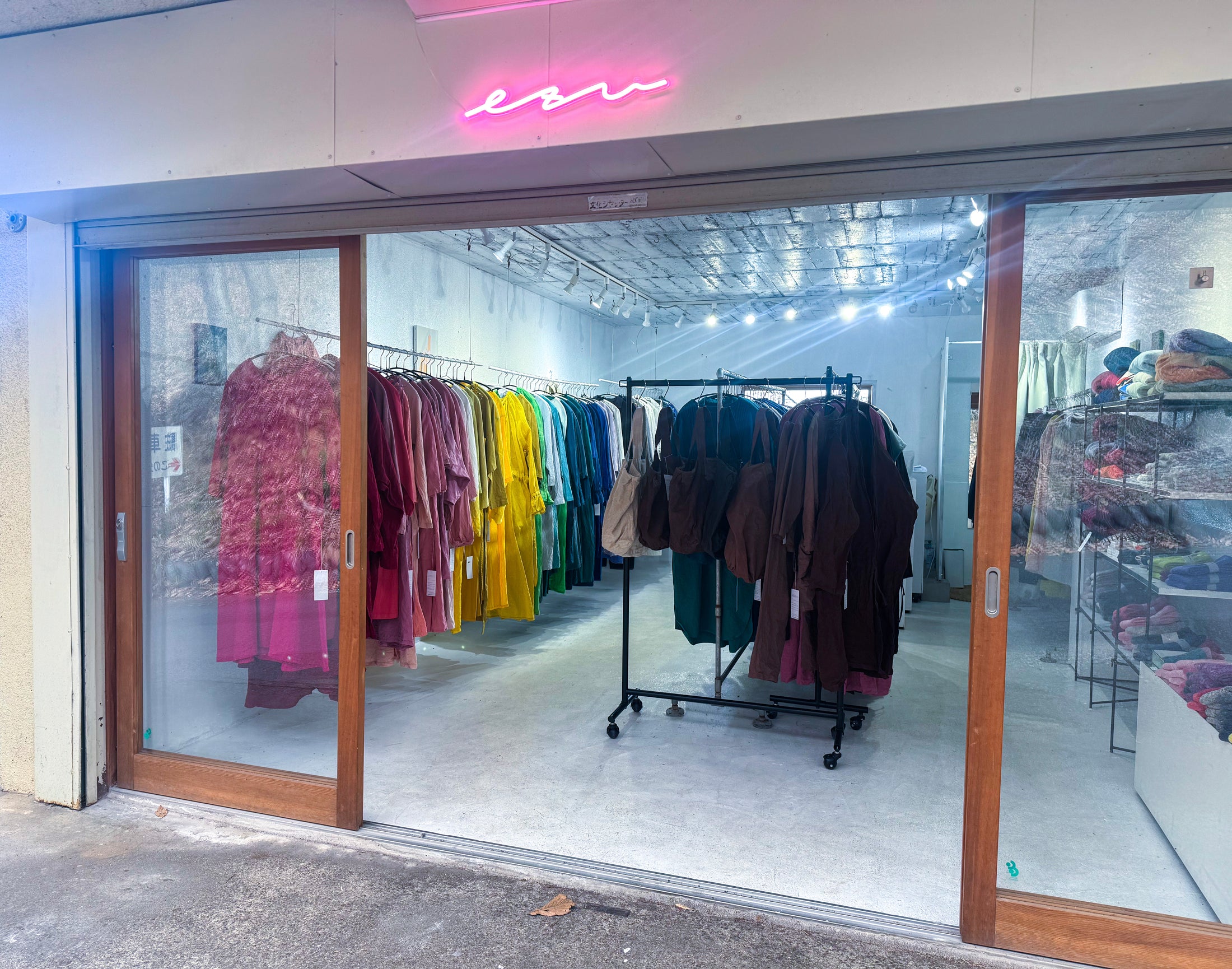 ezu(エズ) 手描きの絵図からうまれる いろいろなモノたち | ezu公式通販サイト